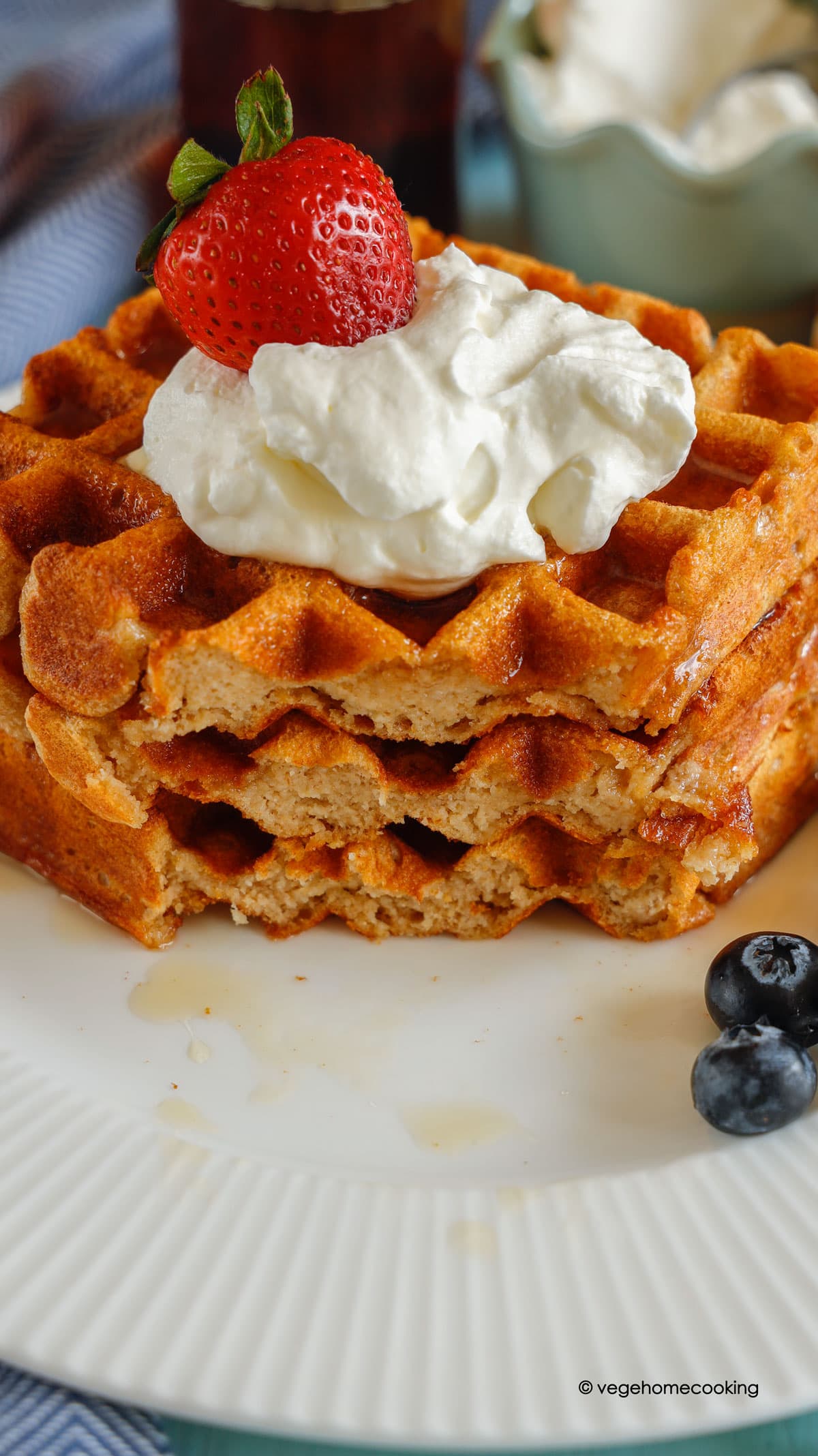 Banana Waffles / Eggless Whole Wheat Banana Waffles