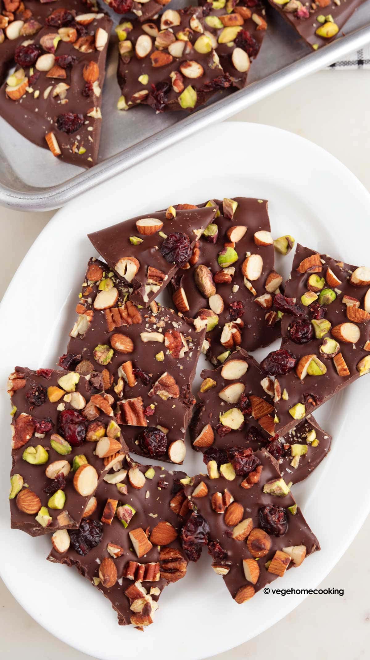 Chocolate Bark (Easy and Quick)