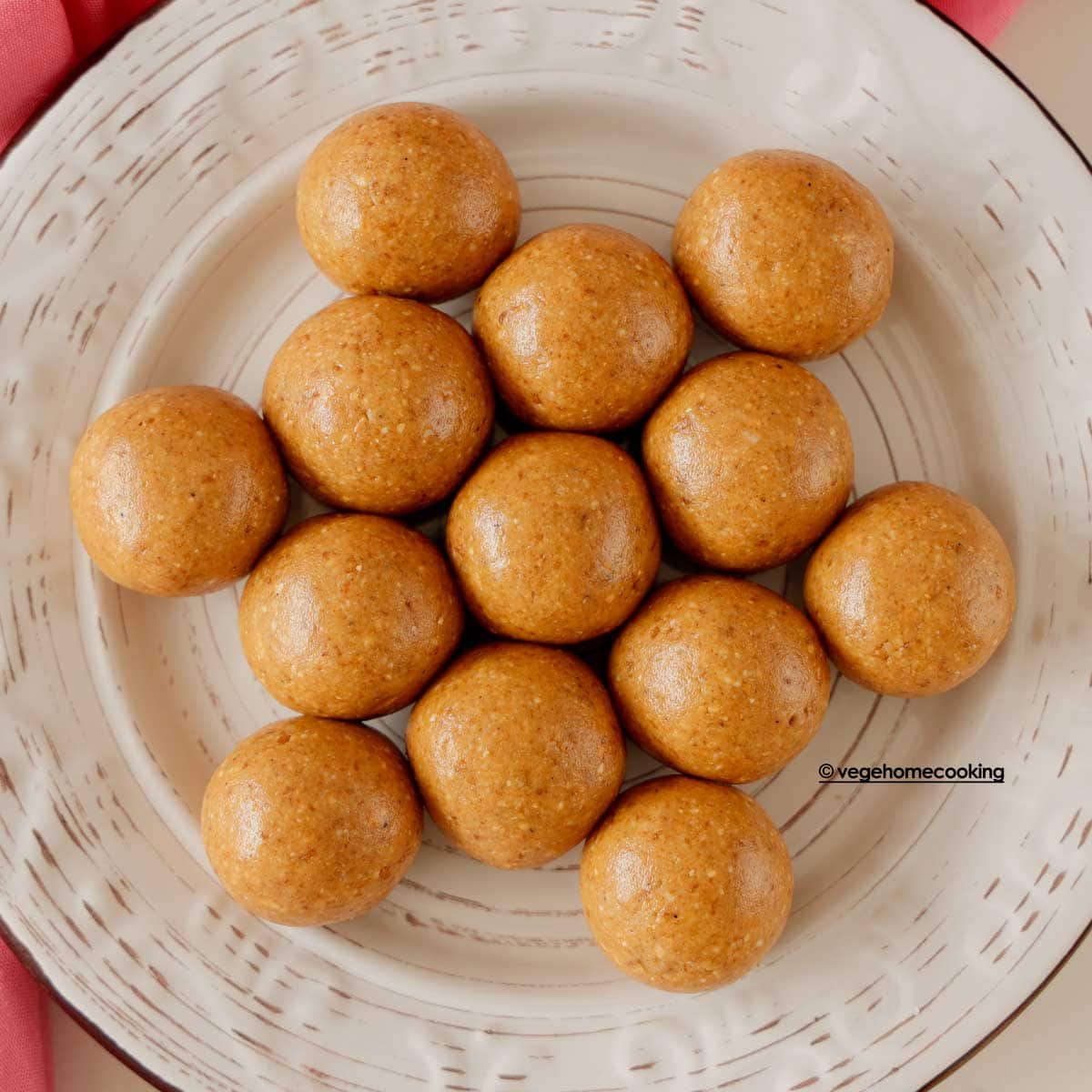Peanut Ladoo / Peanut Jaggery Energy Balls