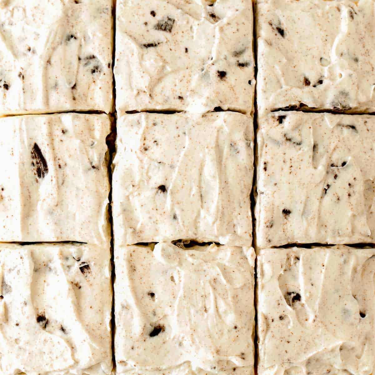 Oreo Whipped Cream Frosting (Easy and Quick)