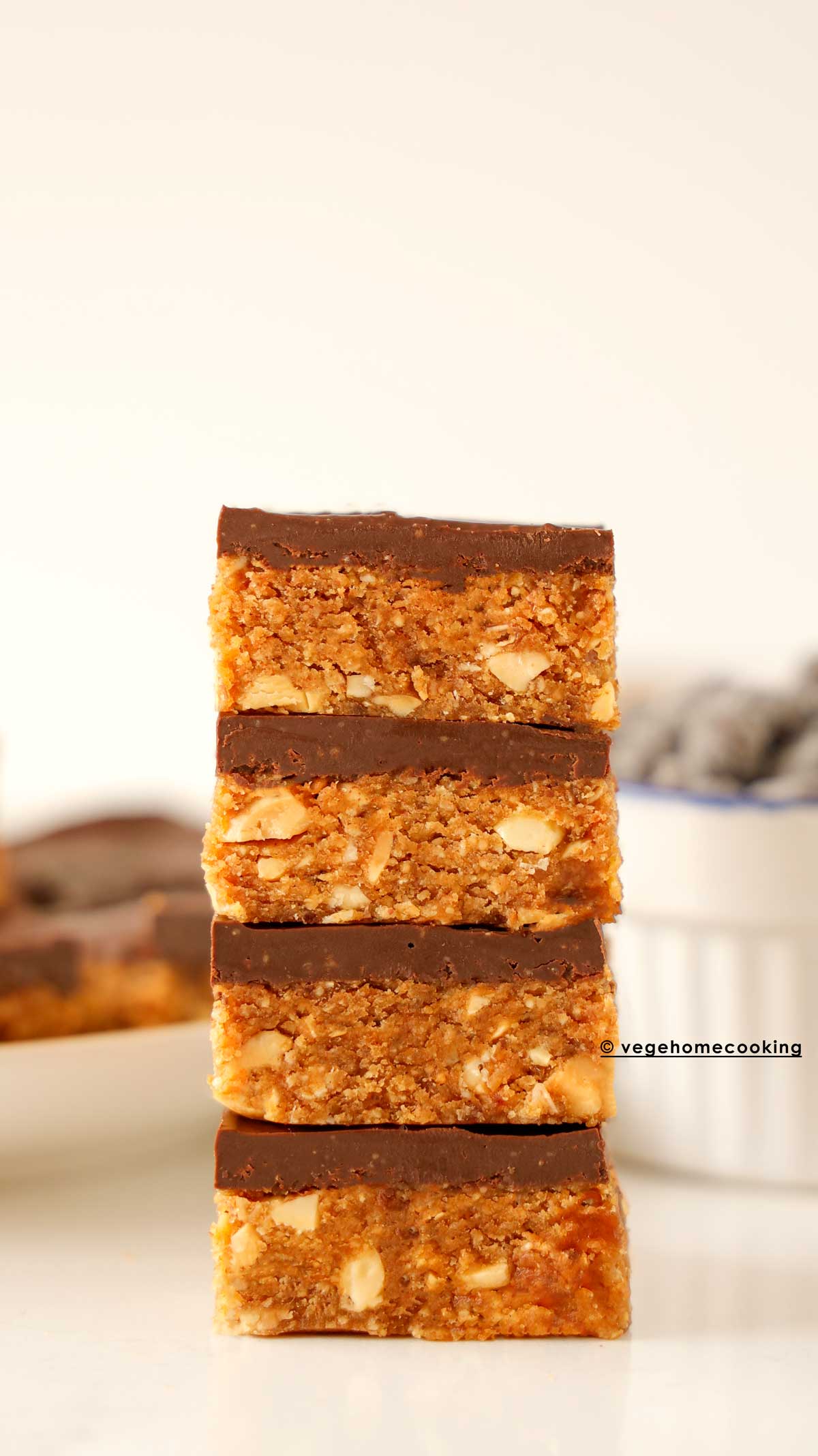 Healthy Peanut Butter Bars (With Dates)